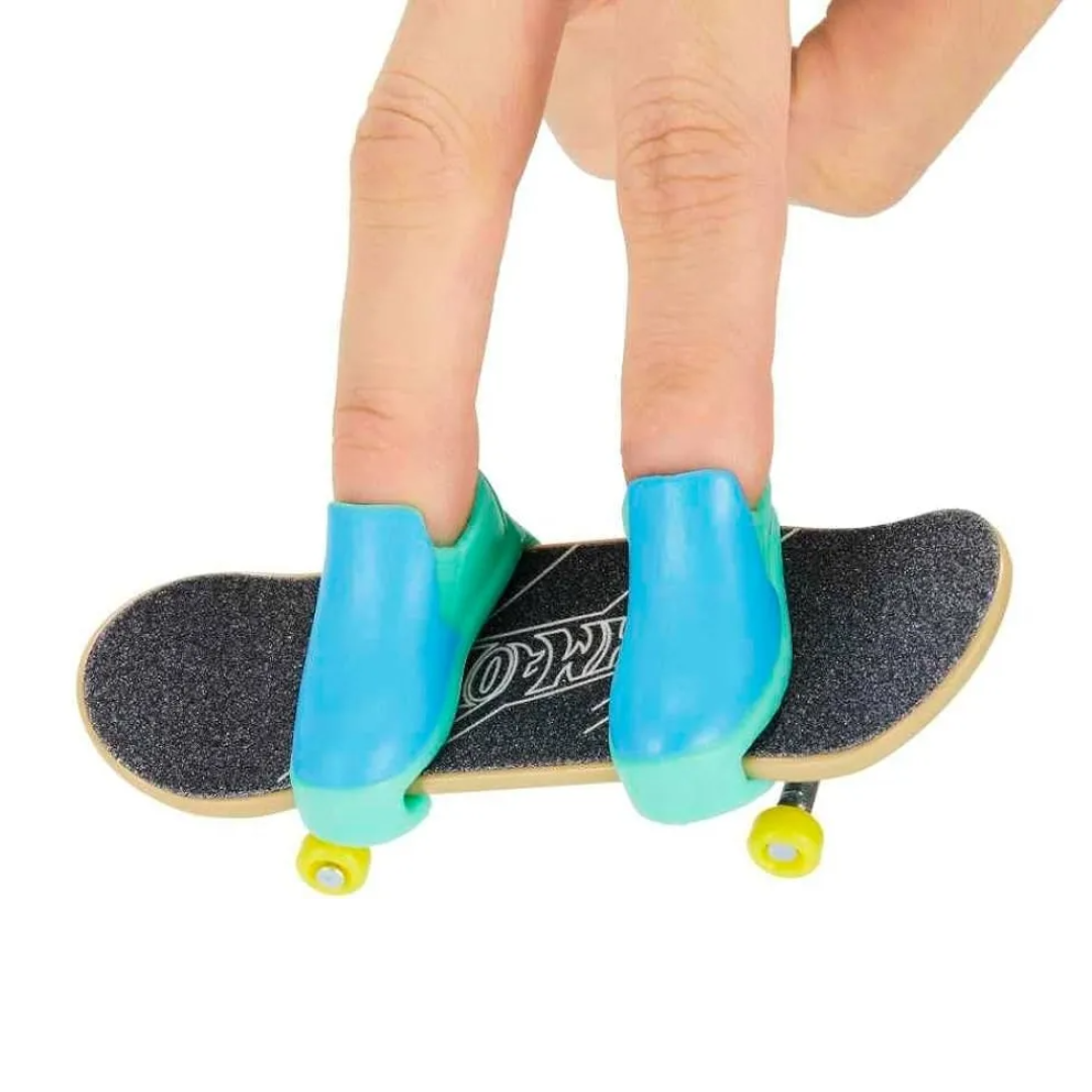 Hot Wheels Patineta de Skate con Tenis Aleatorio | ShopBox